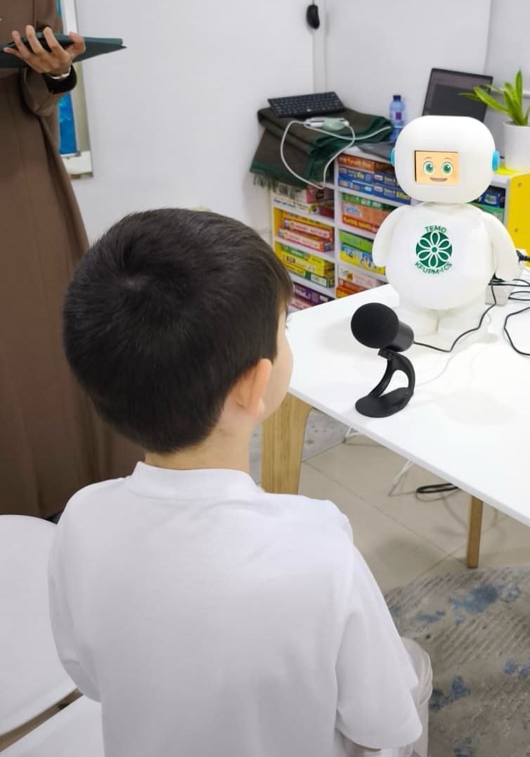TEMO (Therapeutic Emotional LLM-powered Robot) | Vision and Language Lab